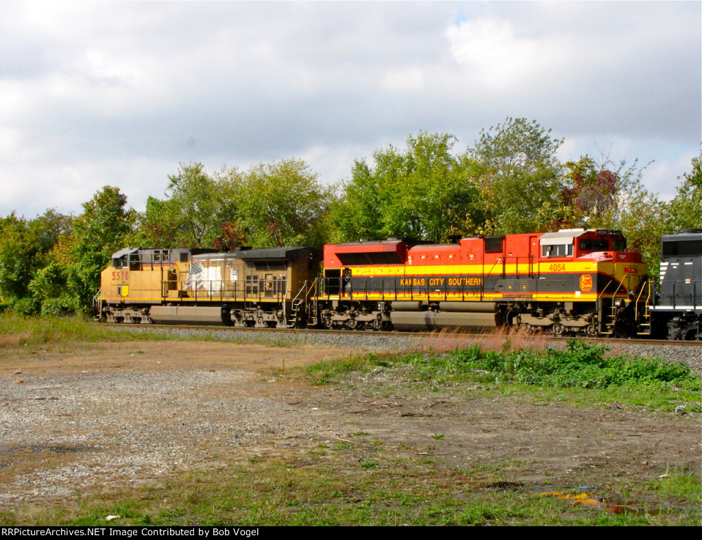 KCS 4054 and UP 5578